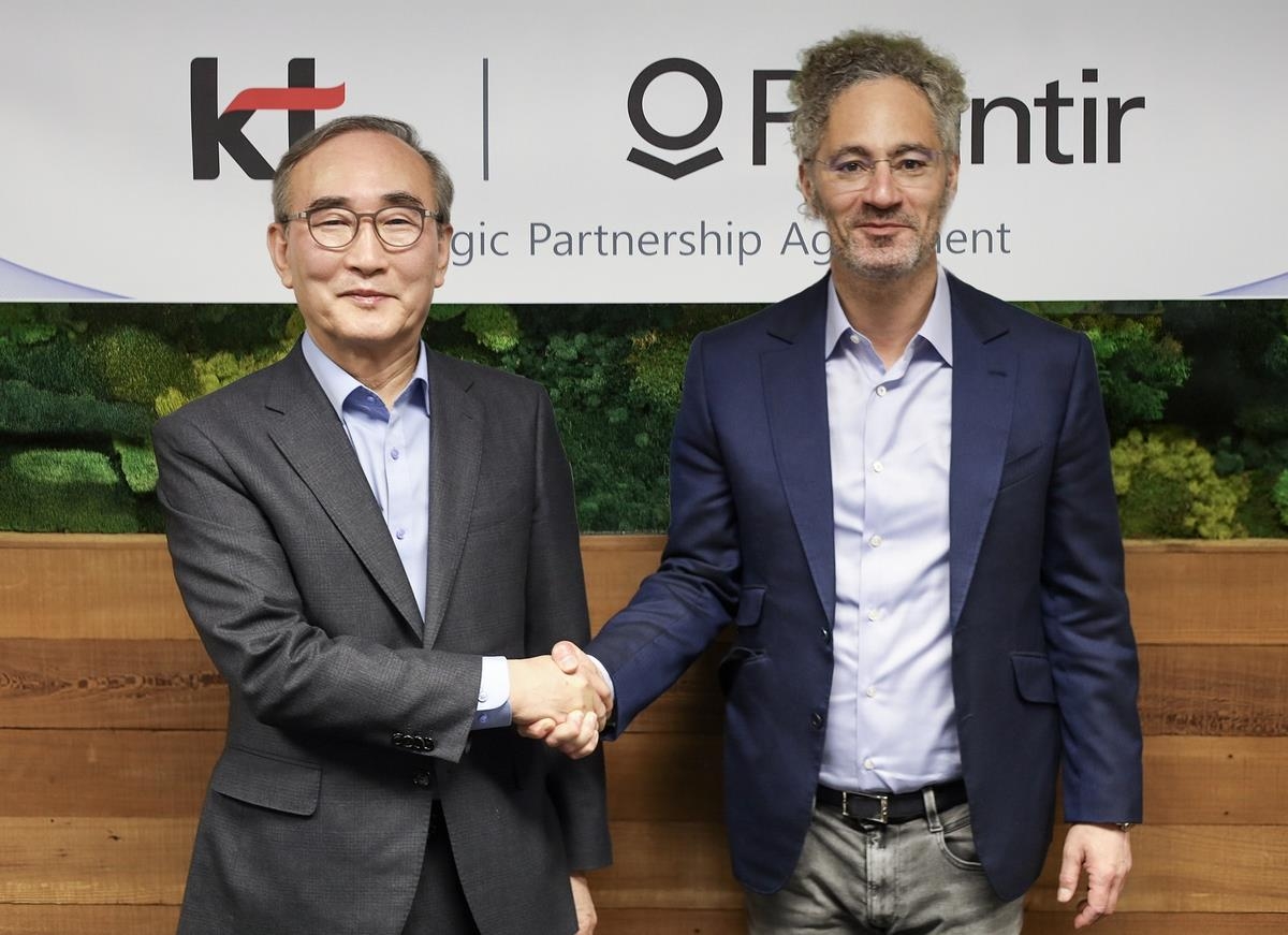 KT partners with Palantir to boost AI transformation business | Yonhap News Agency