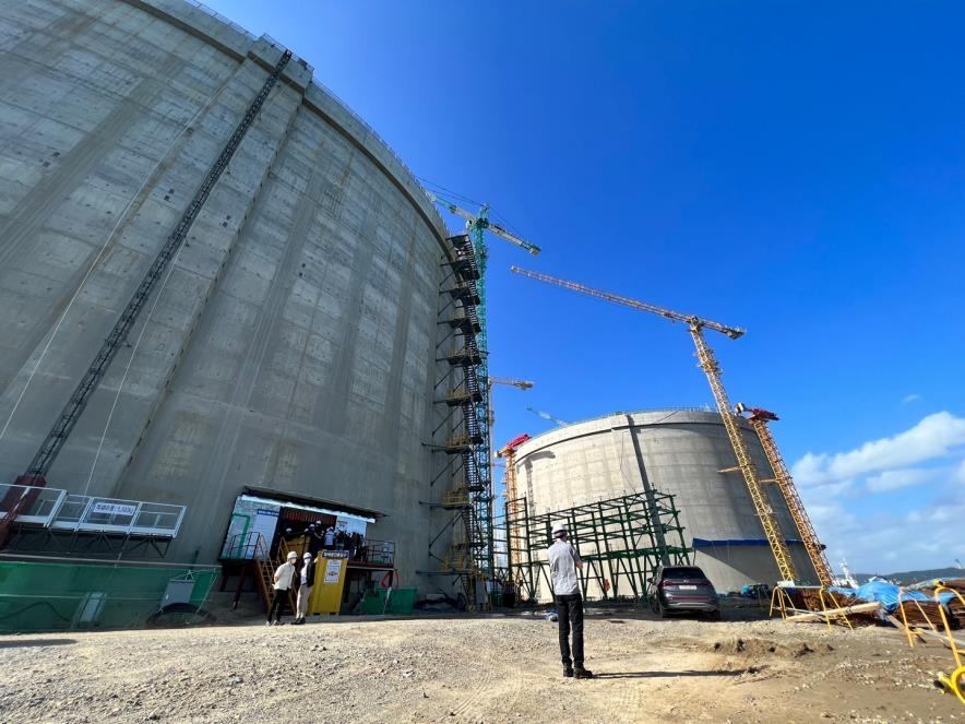 높이 55m·지름 88m 거대 LNG 탱크…SK가스 미래 비전 담는다 | 연합뉴스