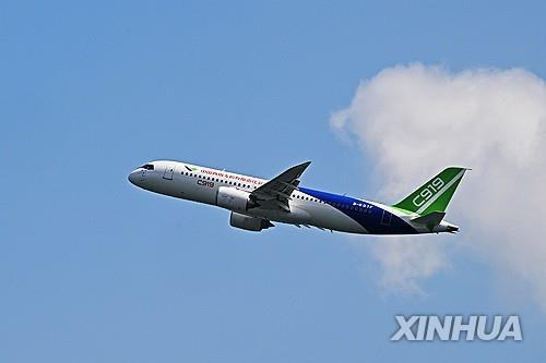 中 첫 자체제작 중형여객기 C919 타본 CNN기자…평가는 'B학점' | 연합뉴스