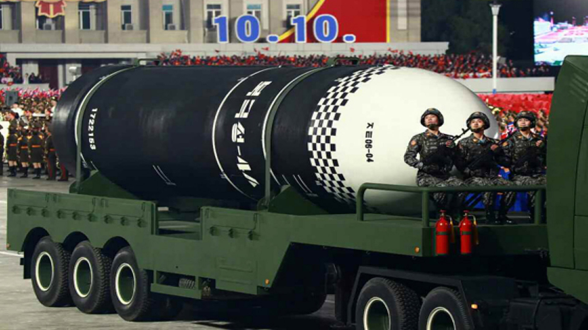 북한, 덩치 커진 신형 ICBM·SLBM 깜짝 공개 | 연합뉴스