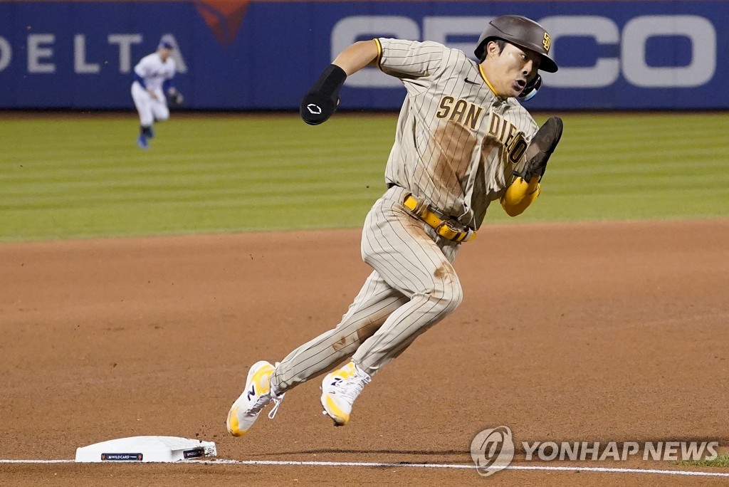 Padres' Kim Ha-seong scores 3 runs, advances to NLDS | Yonhap News Agency