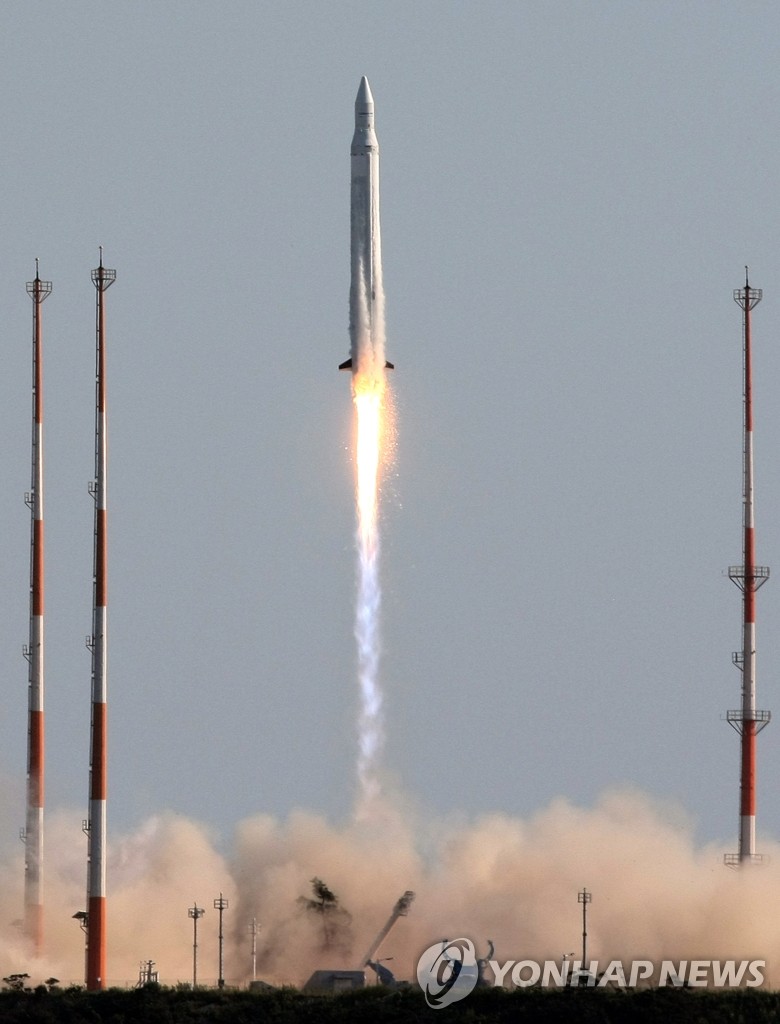 첫 발사 | 연합뉴스