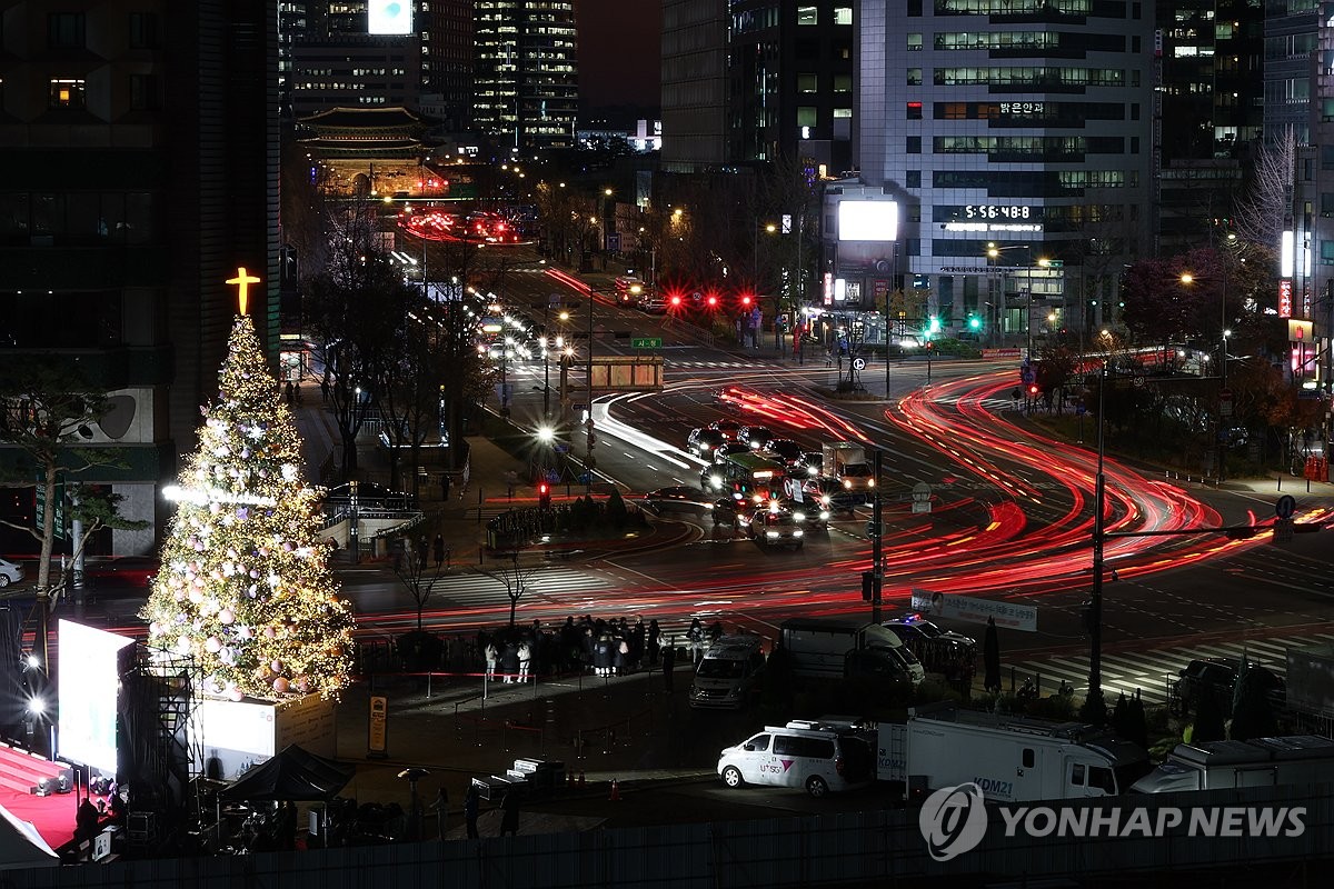 불 밝힌 서울광장 성탄트리 연합뉴스
