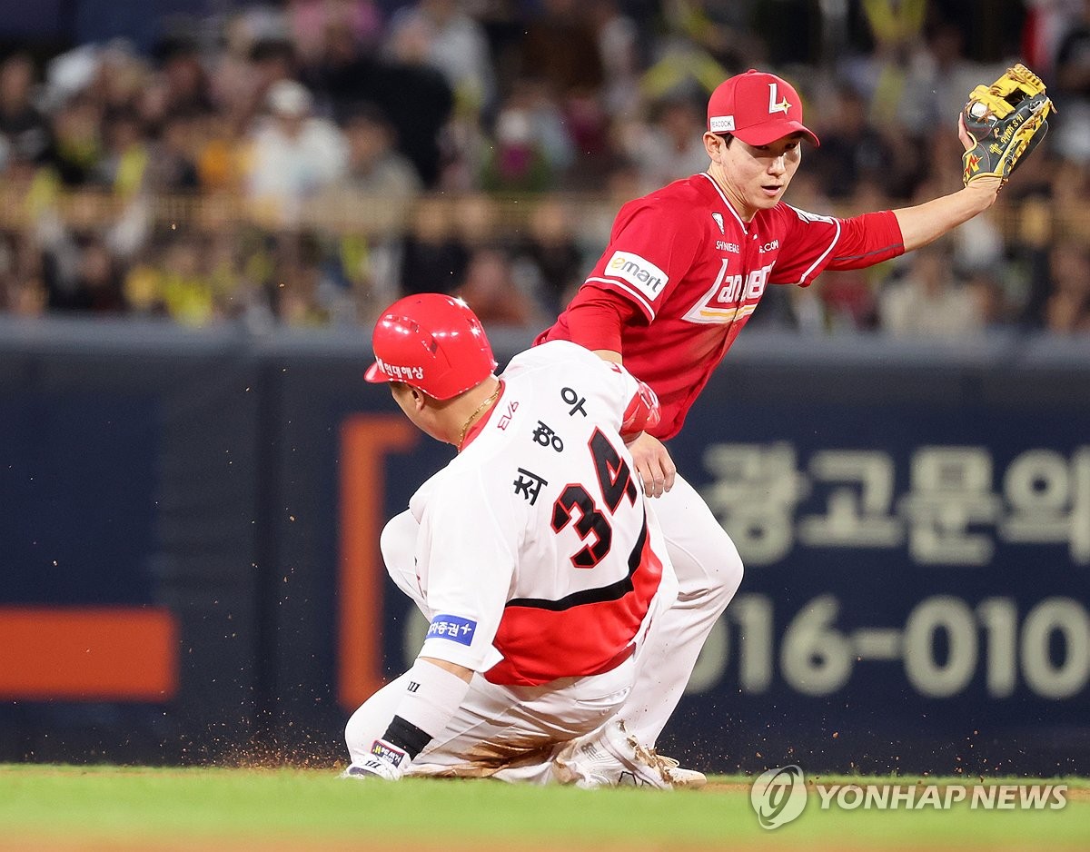 KBO최초 500 2루타 작성하는 최형우 | 연합뉴스