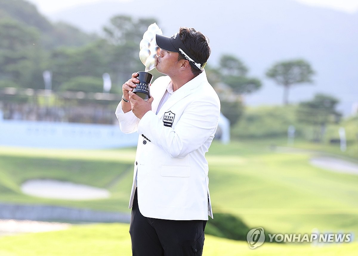 이승택, KPGA 투어 112번째 도전 만에 첫 우승 | 연합뉴스