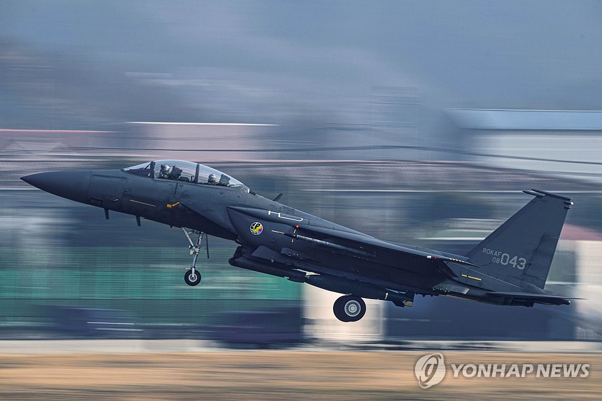 이륙하는 F-15K | 연합뉴스
